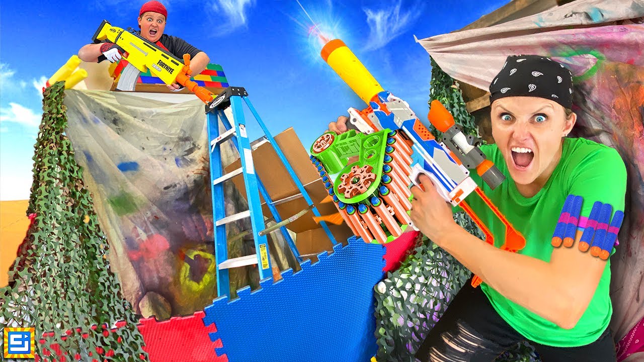 Extreme Last to Leave the Survival Battle Box Fort Challenge! - YouTube