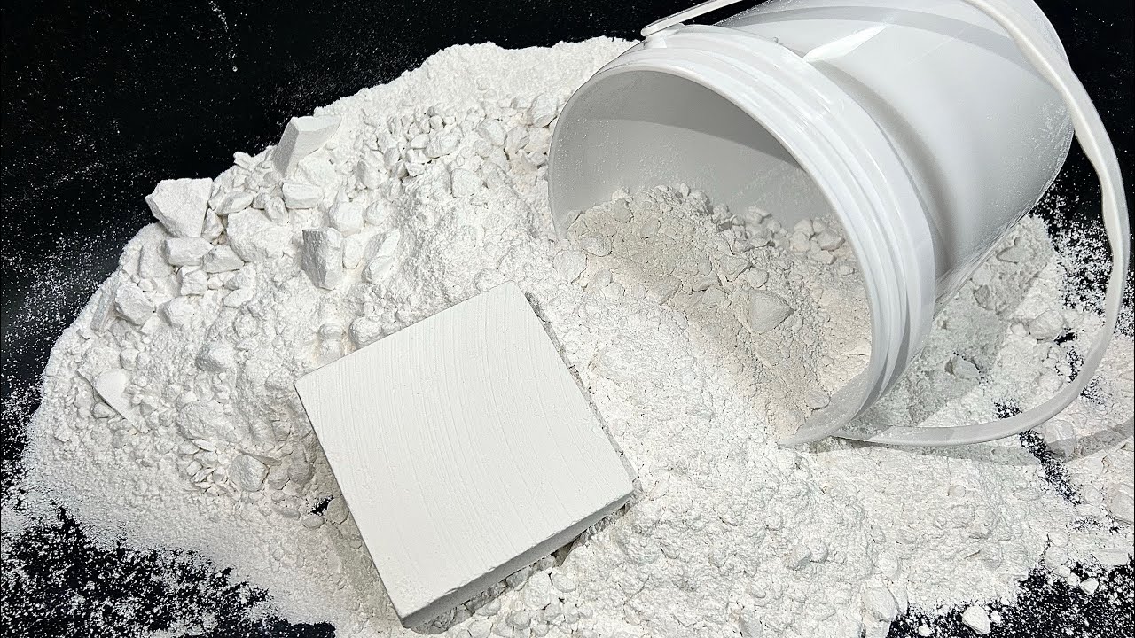 Gym Chalk chunks Crushing I 뽀각뽀각 짐초크 Flake 부수기 +역재생 I Atty ASMR - YouTube