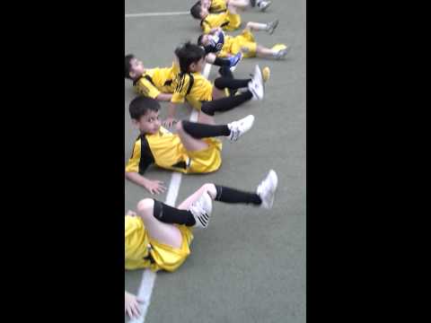 Canbala UFK nin kicik qrupu meshqden evvel