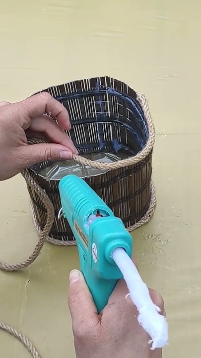 DIY Кашпо для цветов из бамбуковой салфетки, джута и пластиковой ...