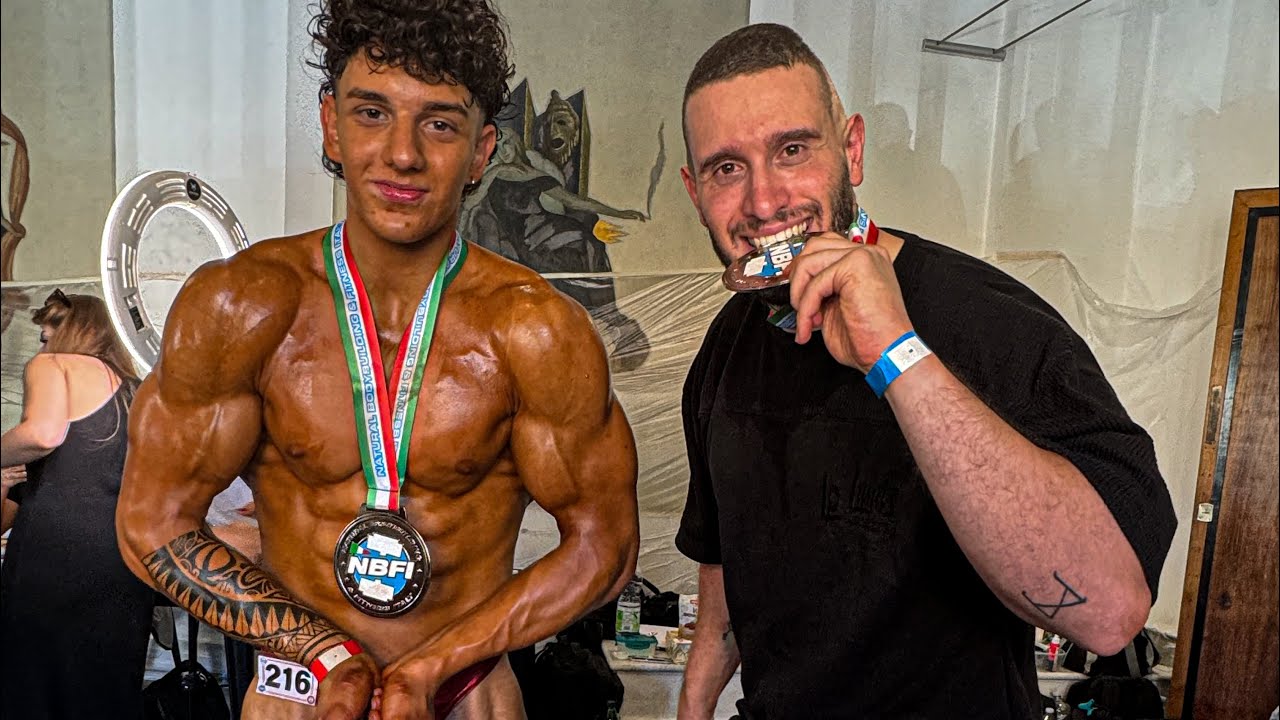 SHOW DAY | LA MIA PRIMA GARA DI BODYBUILDING - YouTube