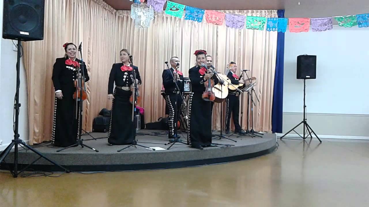 Mariachi Carriedo "Volver, Volver" - YouTube