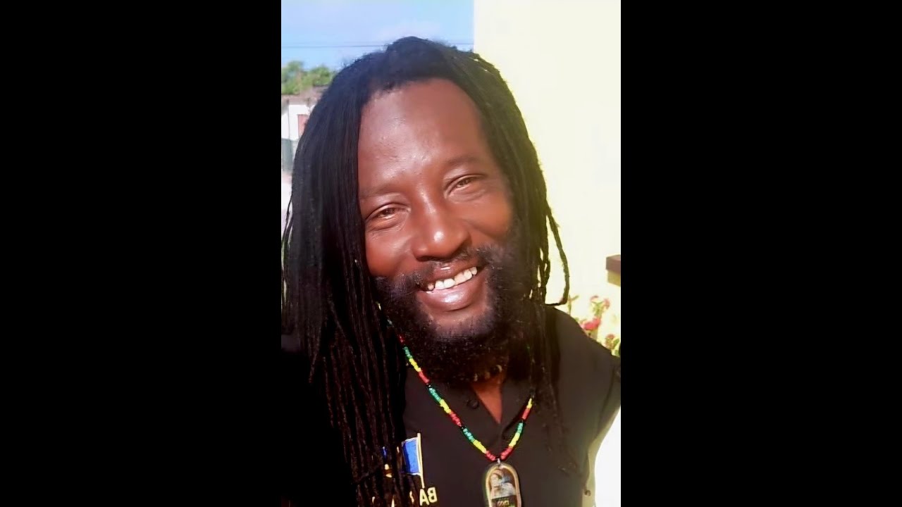 Edwin Carter - Montage - YouTube