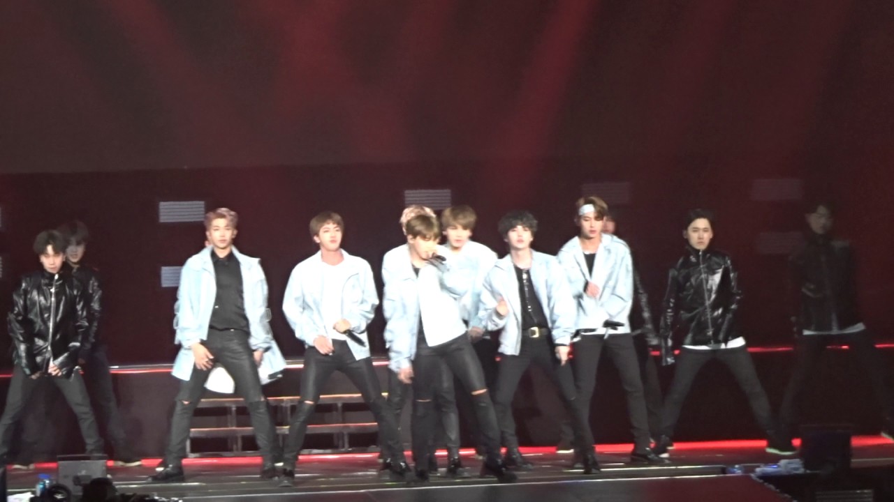 BTS WINGS TOUR NJ Concert 2017 - Silver Spoon - YouTube