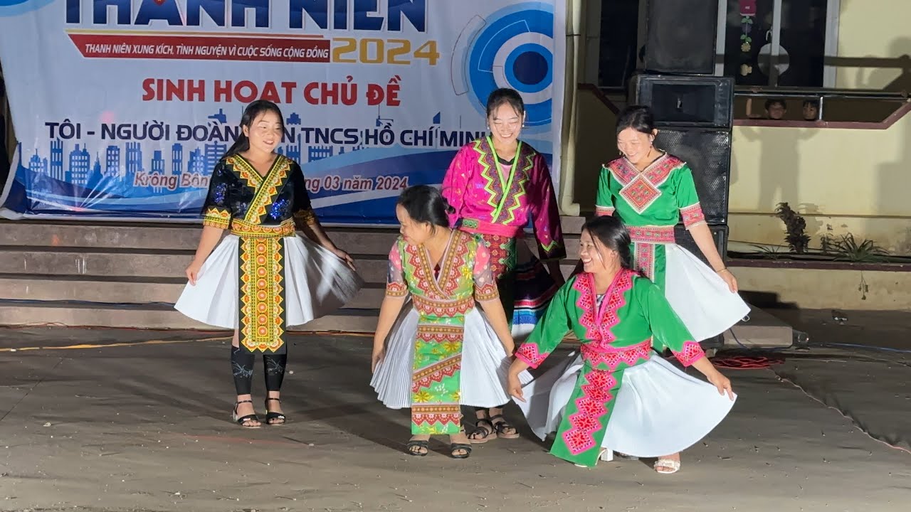 Zoo Siab Yug Los Yog Hmoob - Nkauj Hmoob Ua Yeeb Yam - YouTube