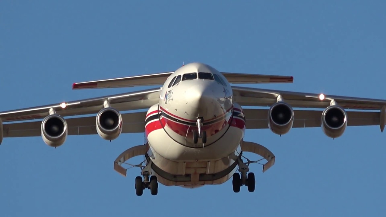 Conair Avro RJ85 C-GVFK (BMBR391) Crosswind Landing At Avalon Airport ...