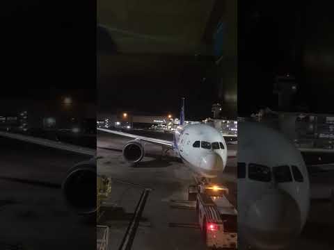 Los Angeles international airport. ANA. NH105 Boeing787-8 - YouTube