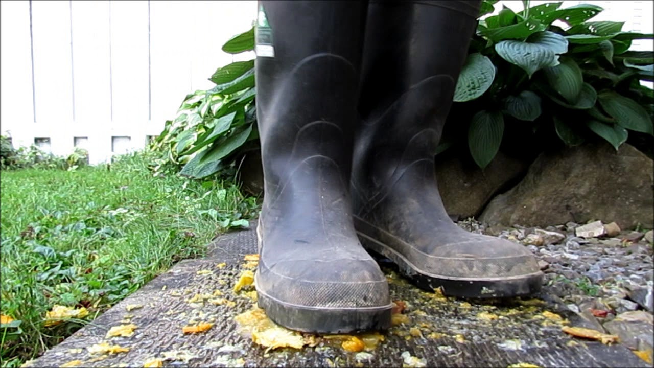 Dirty Baffin Industrial Rubber Boots Stomps Rotten Citrus - YouTube