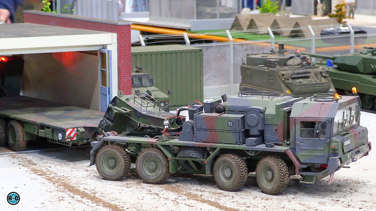 Does the RC MILITARY TRUCK fit in the garage? ⛔️ - YouTube