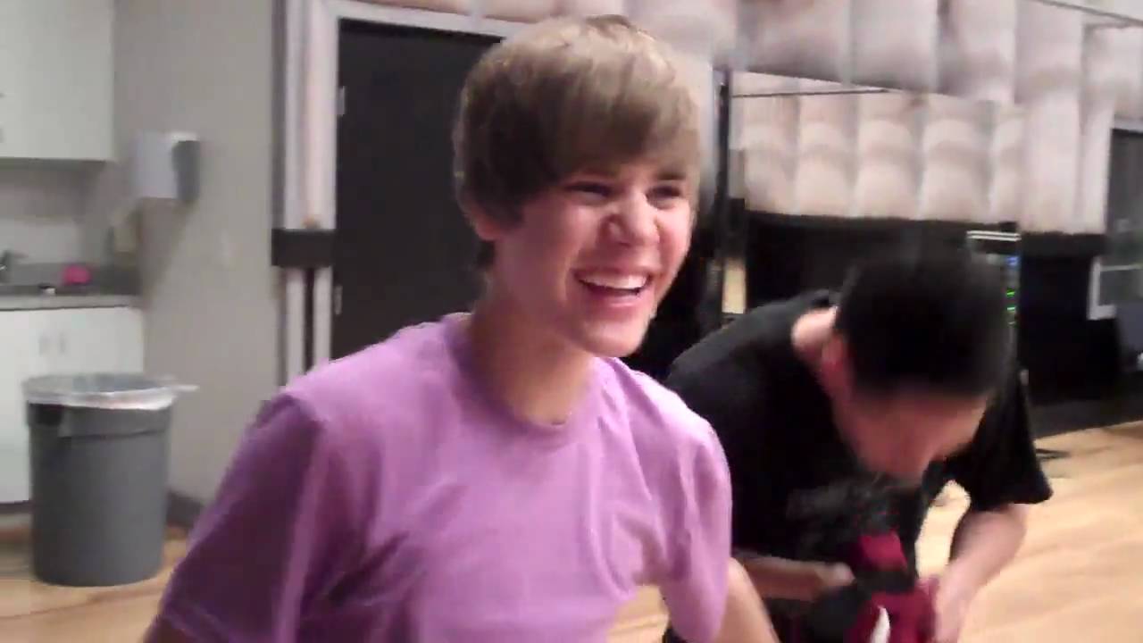 Justin Valles from Poreotics vs. Justin Bieber - YouTube