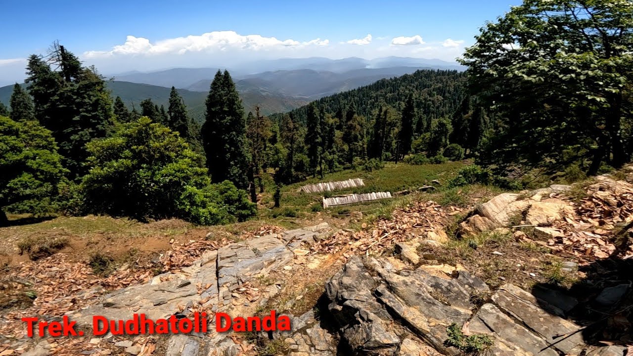 बिनसर महादेव से 4 कि0मी पैदल ट्रेकिंग दुधतोली डंडा के लिए | Trek For ...