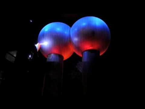 Boston Museum of Science - Van de Graff - YouTube