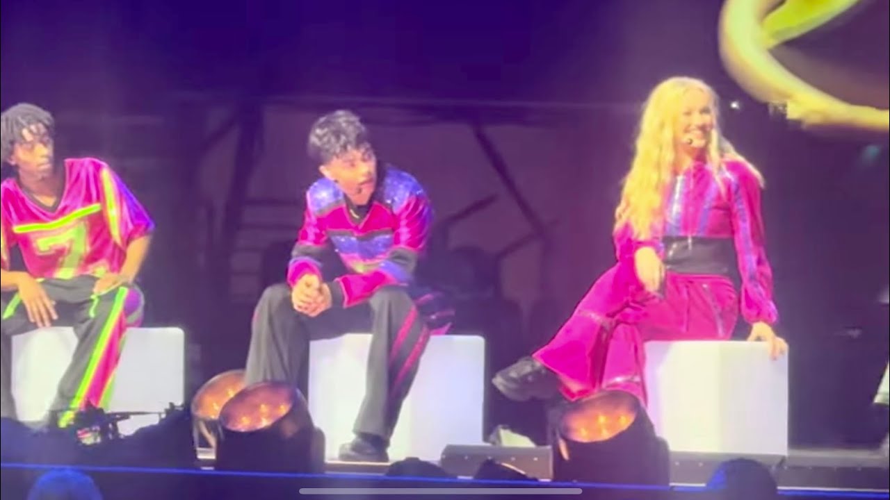 Descendants/Zombies Worlds Collide Tour Malaika Barton Freya Skye ...