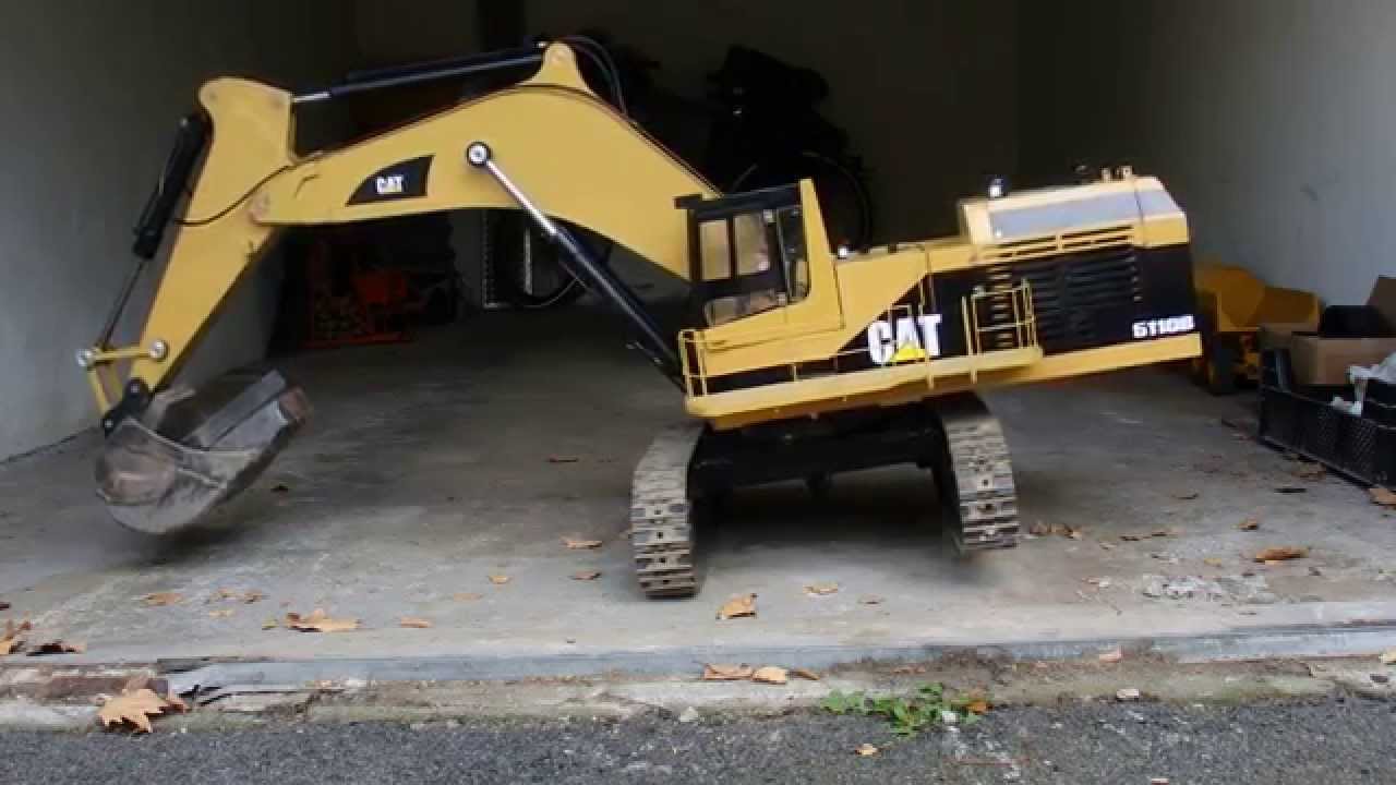 CAT 5110 B bei der fein Arbeit - YouTube