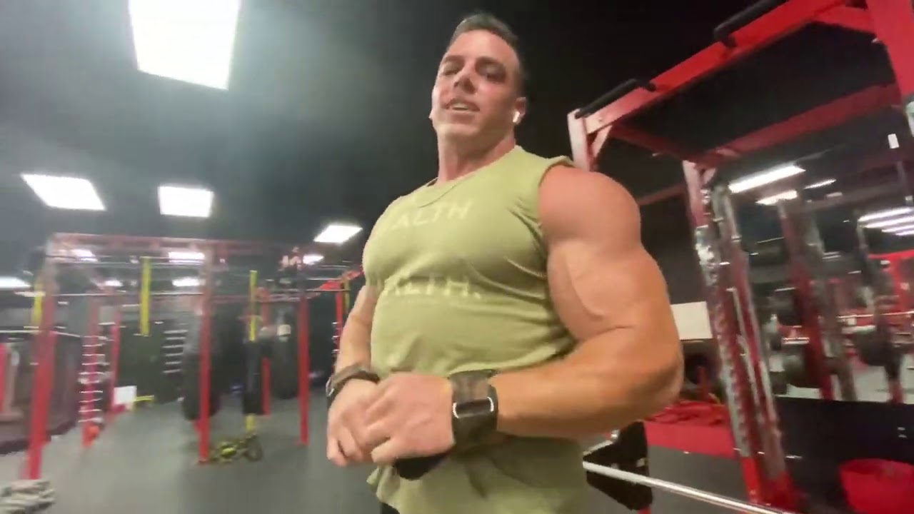 How to build your shoulders with Brad Castleberry - YouTube