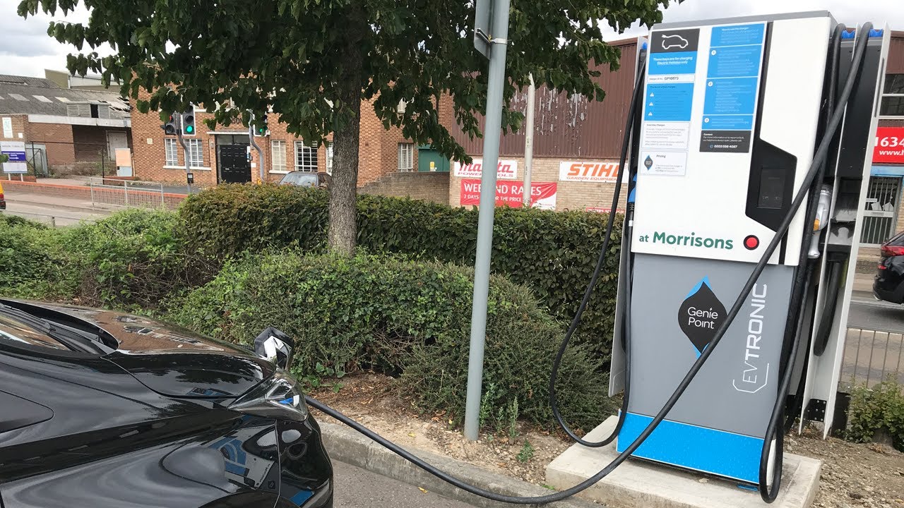 GeniePoint CCS 50kW Rapid Charging | Renault Zoe ZE50 - YouTube