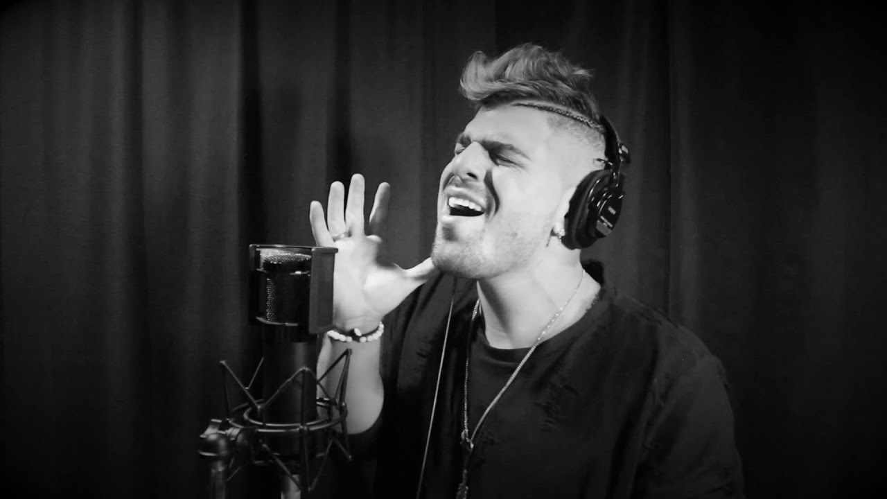 The Black & White Sessions : Matt Bloyd : Tennessee Whiskey - YouTube