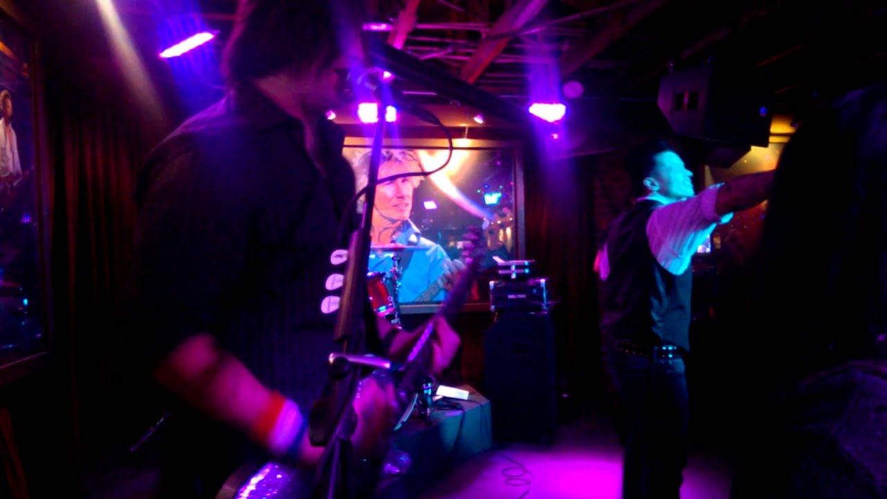 Last Minute Sub at Burbank Bar and Grill - YouTube