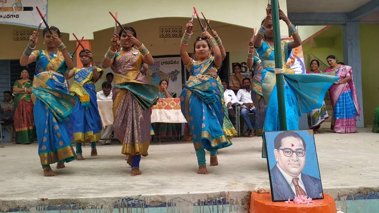 Pacha pachani palle neela veni...Dance by kondaparthy students - YouTube