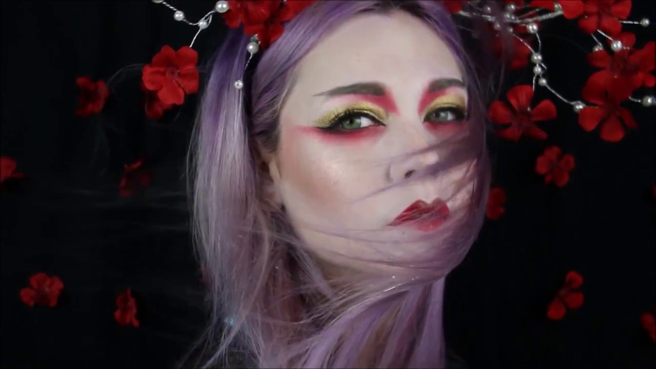 Makeup artist presents 'modern geisha' (芸者) look - YouTube