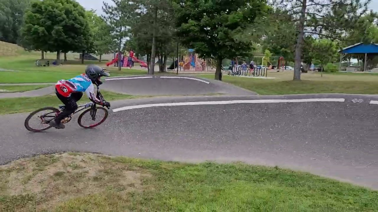 Len at Perth pump track - YouTube