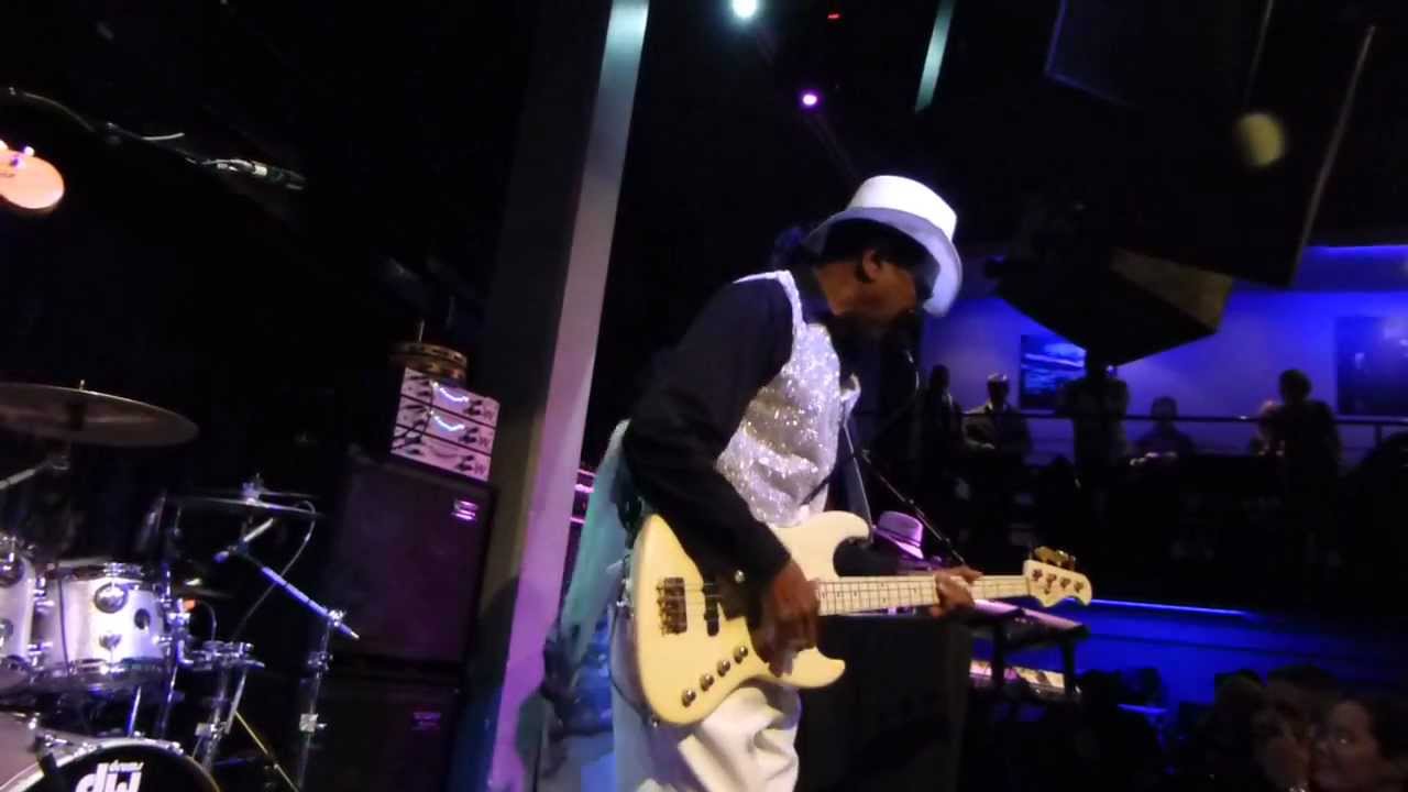 Larry Graham & Wife (Tina) Jazz Cafe 10-3-2013 - YouTube