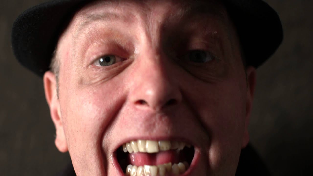 Ernie Burns Recites 'London' - YouTube