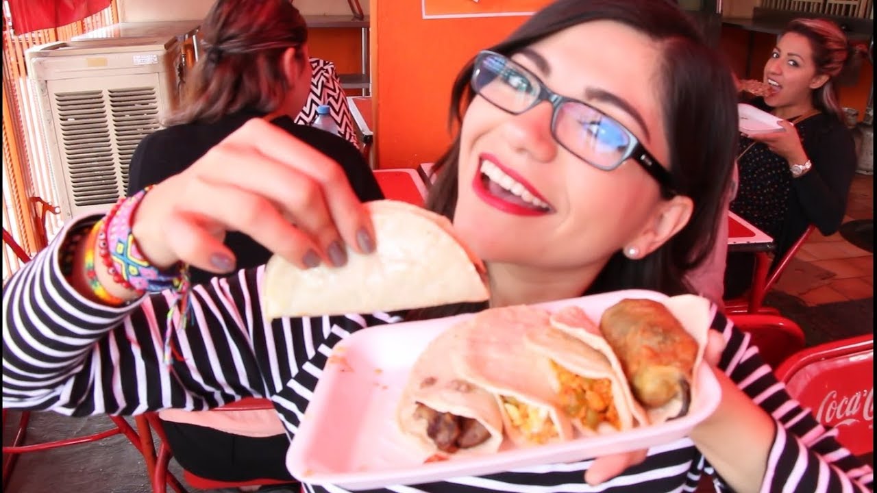 ¡TACOS, TOSTADAS Y CAPRICHOS! - TACOS LA REYNA - - YouTube