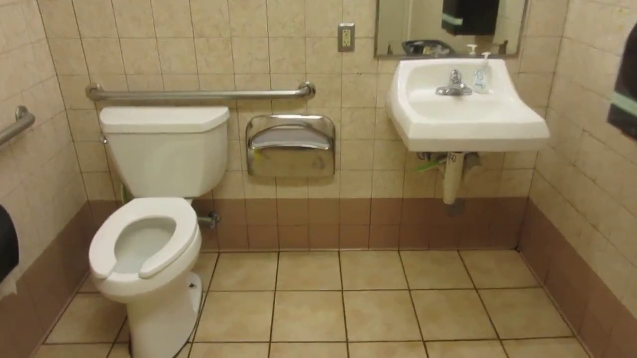 8014: Safeway in Sonoma, California. - YouTube