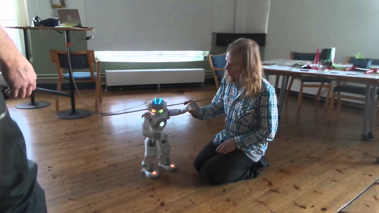 Programmering av NAO robot - YouTube