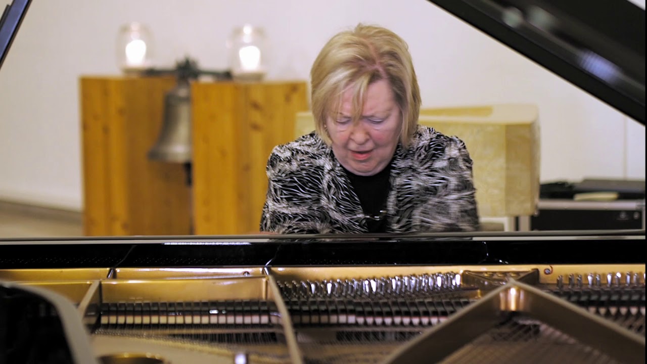 Judith Lambden - Schumann-Liszt - Widmung (Liebeslied) - YouTube