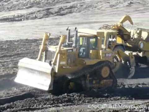 CAT D10T ripping & pushing - YouTube