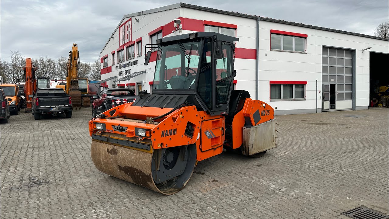 Hamm HD75.4 K Kombiwalze Stahl - Gummireifen - YouTube