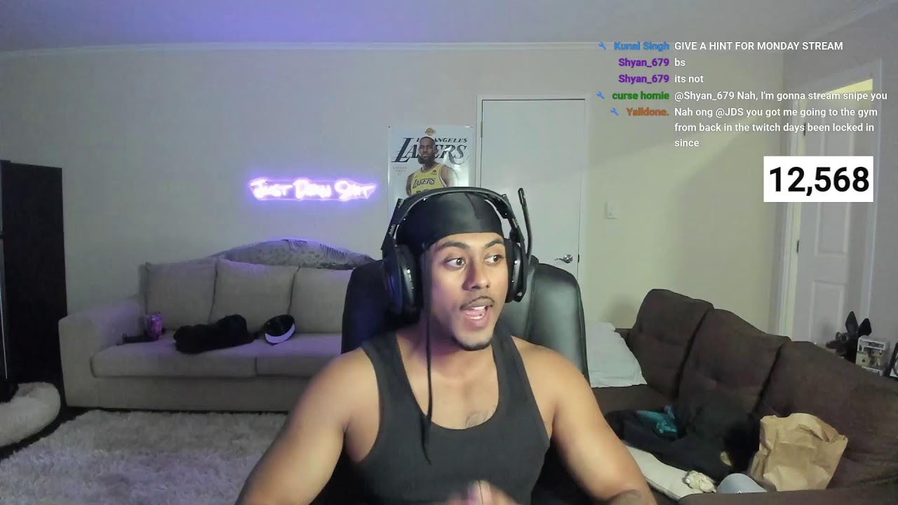 PLAYING FORTNITE WITH JDS - YouTube