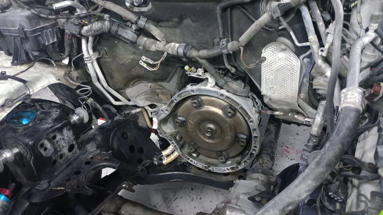 Toyota Land Cruiser V8 Engine fitting 😱 - YouTube