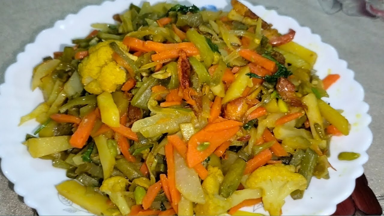 ছোট চিংড়ি দিয়ে মিক্স সবজি ভাজি/ mix vegetable... - YouTube