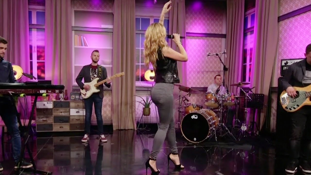 Lidija Bacic Lille - Vatra Ljubavi (tv performance) - YouTube