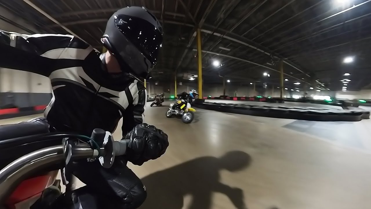 Trying To Keep Up With The Fast Guys - Circus Bear Racing League - YouTube