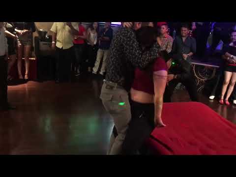 perreo sexy cama caliente 4