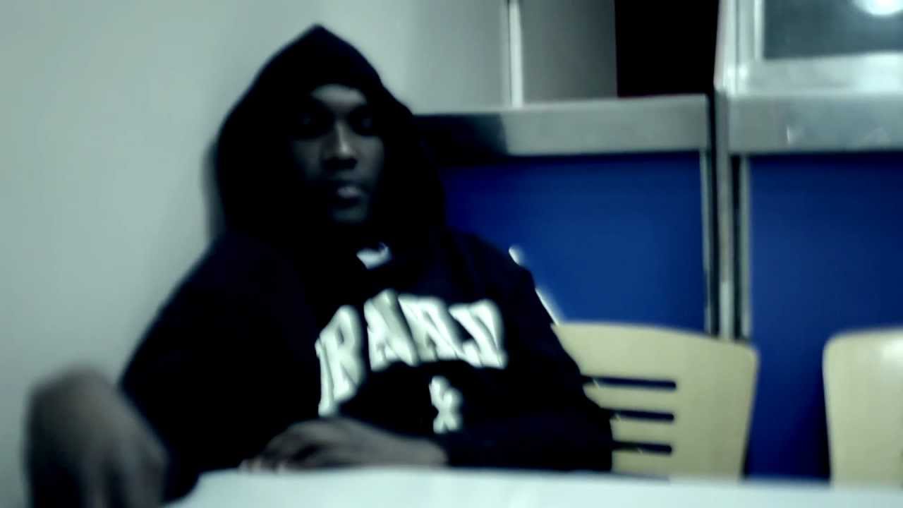 Dee Wills - 32 - YouTube