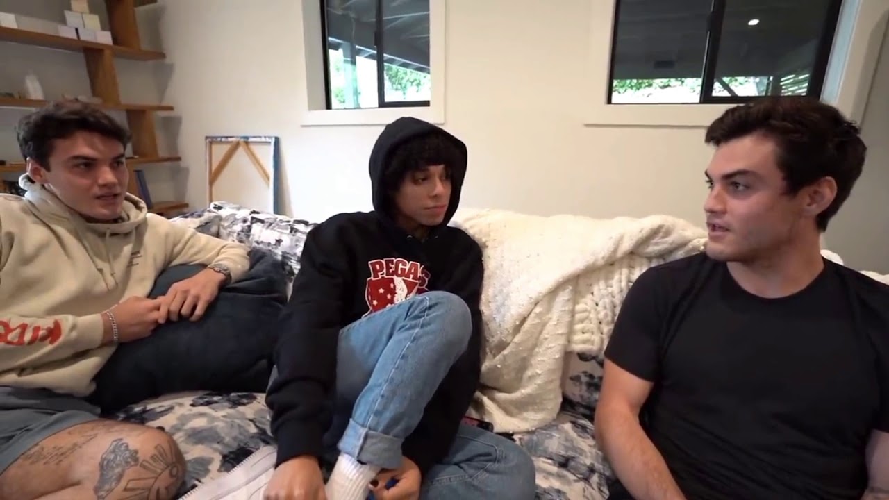 larray plays football with the Dolan twins - YouTube