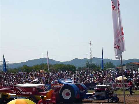 Tractor Pulling a Thiene 2009 cat. Libero 35, DRAGONFIRE - YouTube