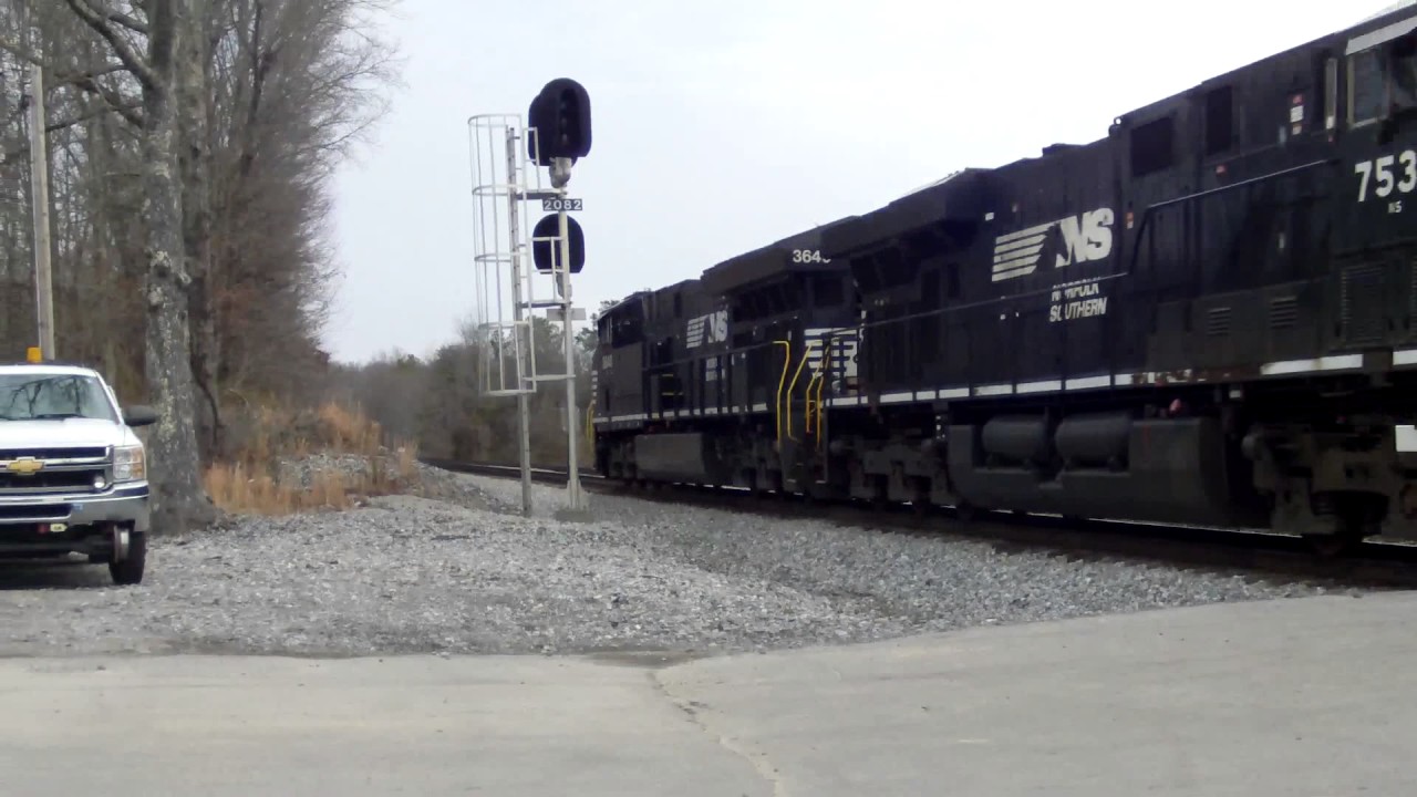 2 Trains at Oneida, TN 2/1/2017 Featuring NS Tier 4 GEVO and NS 1065 ...