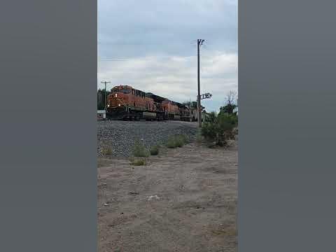 BNSF 3843 Mixed Freight! Royer St Crossing! - YouTube