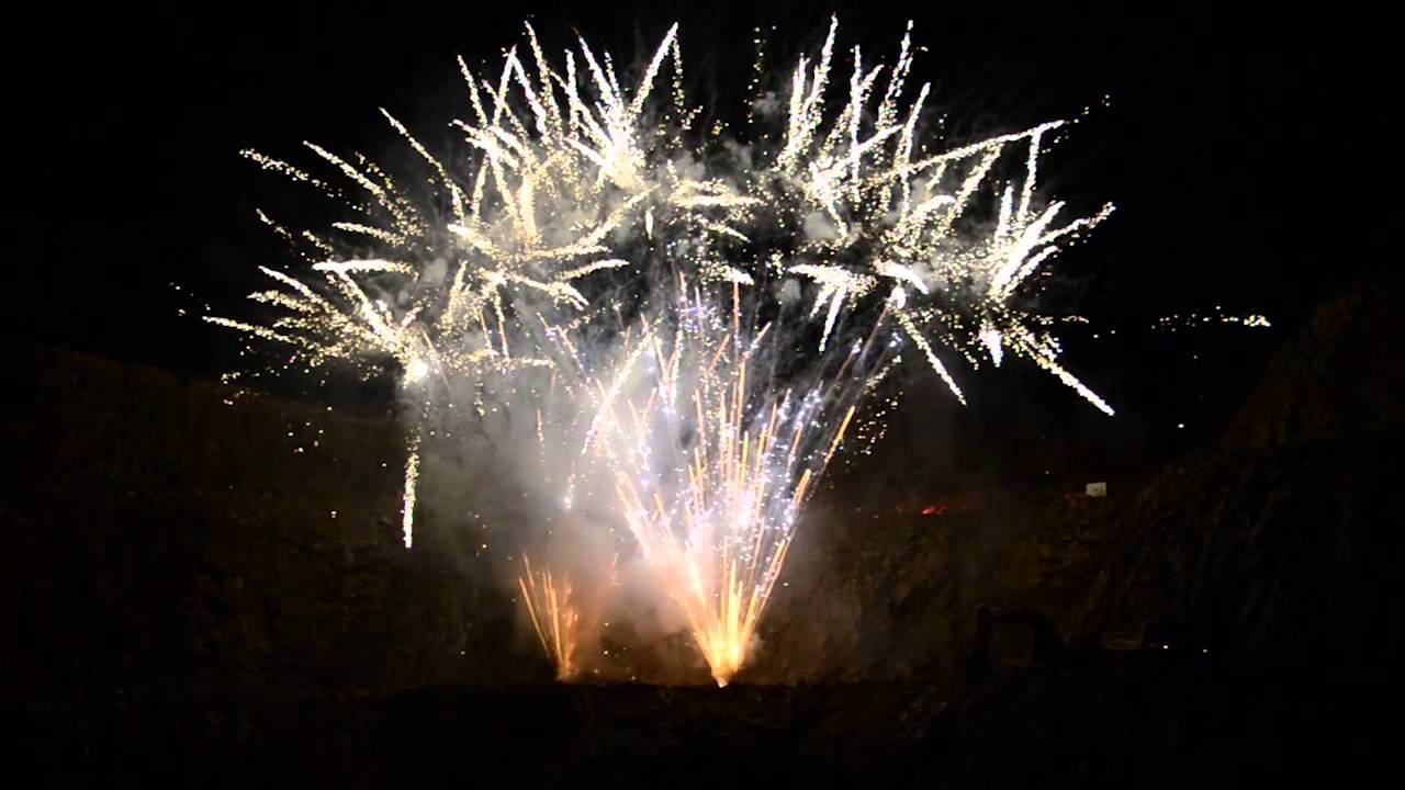 Feuerwerk Show - Jubiläumsfest 100 Jahre Firma Hengl - YouTube
