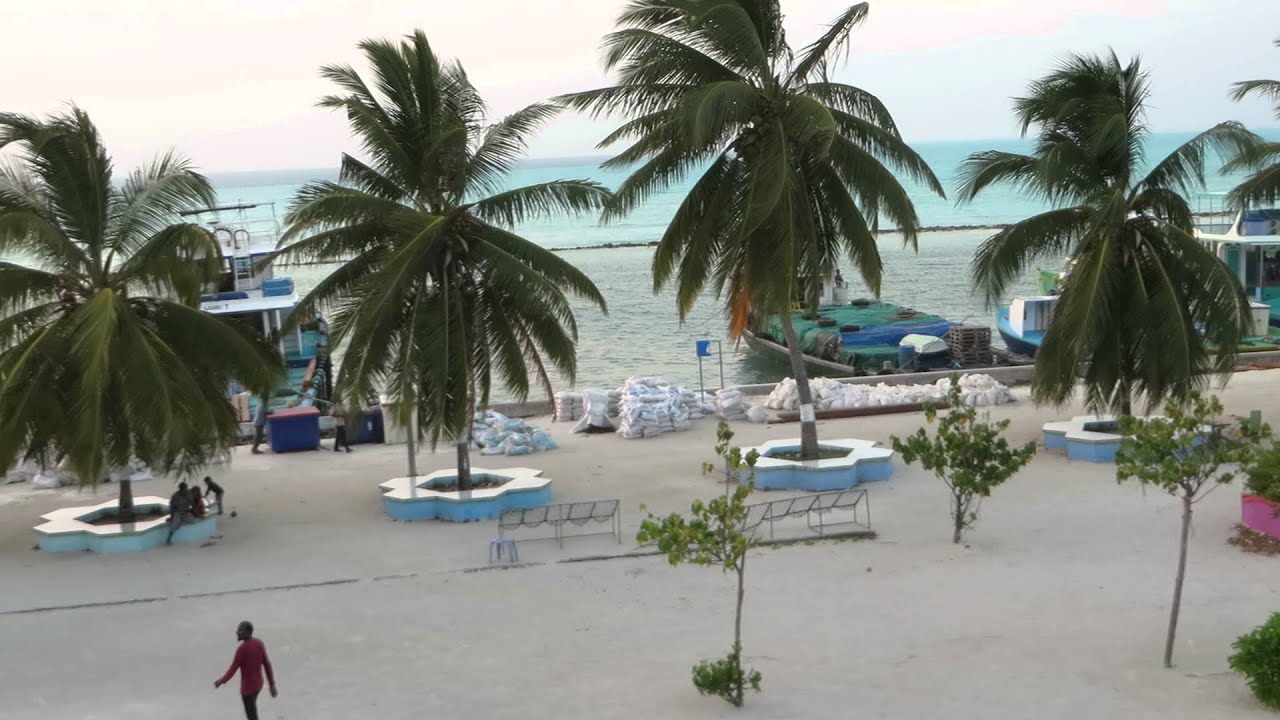 Gaafaru Island, Maldives - YouTube