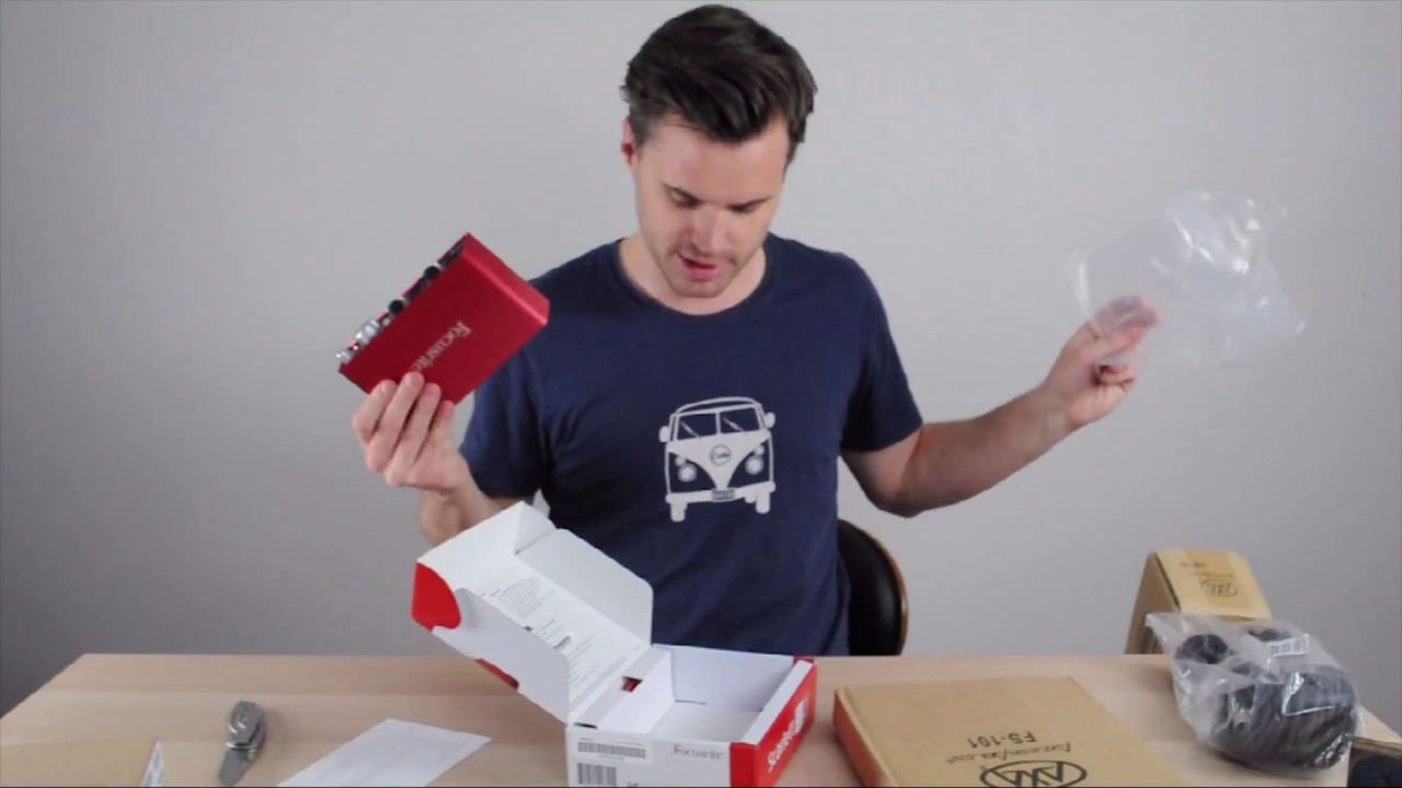 Focusrite Scarlett 2i2 Unboxing | Focusrite Audio vs Blue Yeti Mic ...