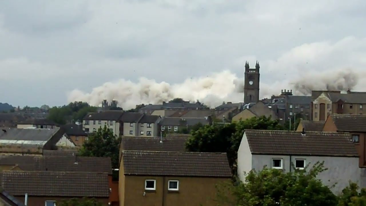 Dundee Multis Demolition, 31 July 2011.avi - YouTube