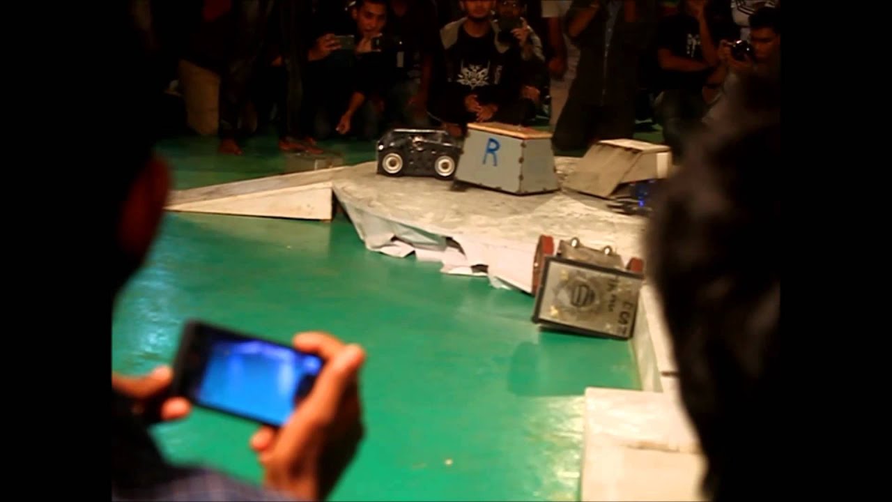 Robo-Fight Competition, 2014 - CUET. The Ultimate Winner AIUB Cruiser-8 ...