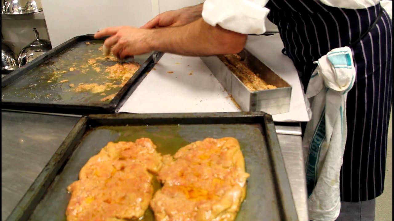 Fabrice Uhryn prepares foie gras - YouTube